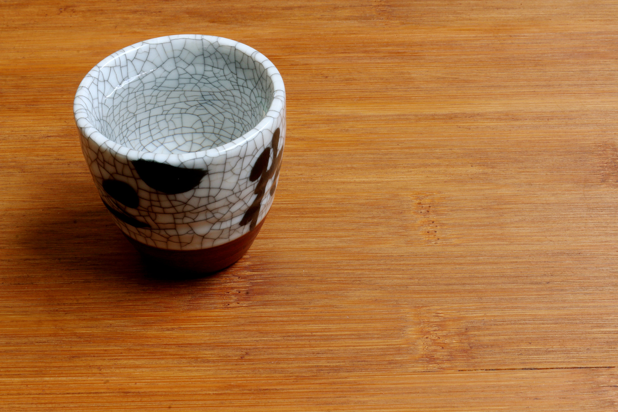 The Selection of Sake Vessels (Pottery, Glass, Lacquer, Etc.) to Enjoy ...