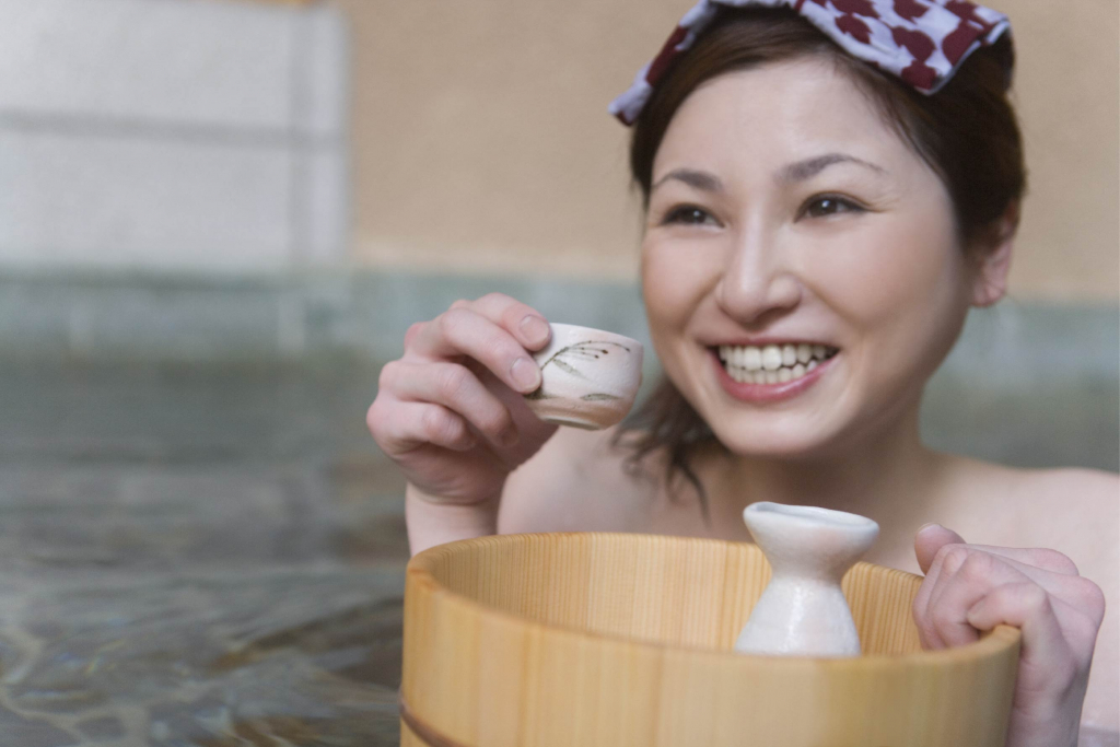 Sake is recommended for women !? | SAKETALK